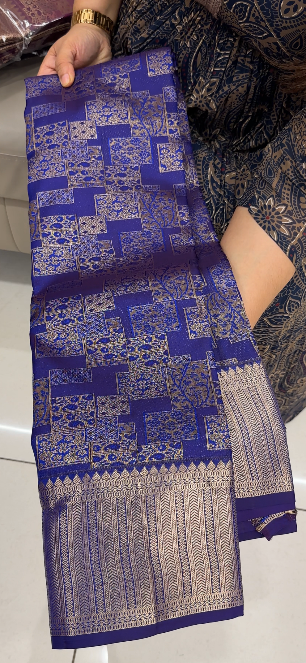 HANDLOOM KANCHIPURAM SAREES - IHA 28494 – Iha Designs Bridal Studio